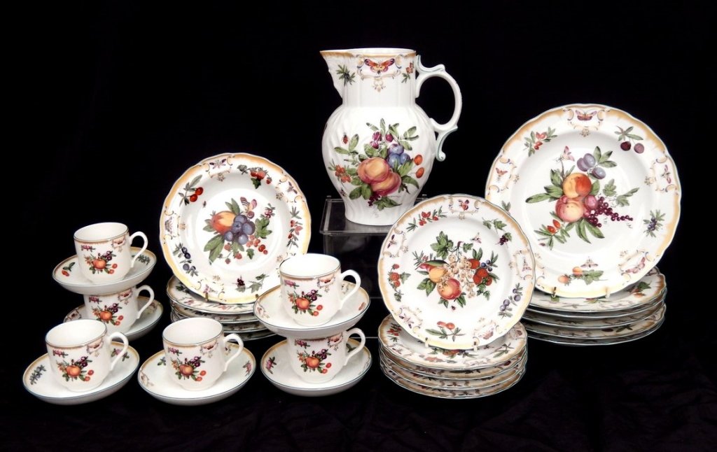 Set of Mottahedeh "Duke of Gloucester" dinnerware