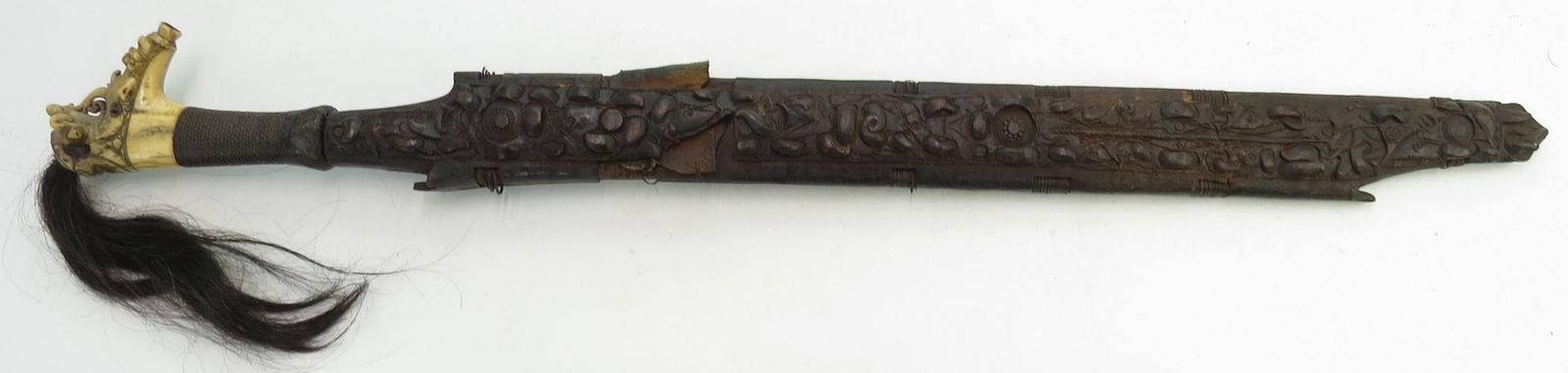 A Rare Dayak Parang Ihlang Mandau Sword Auction
