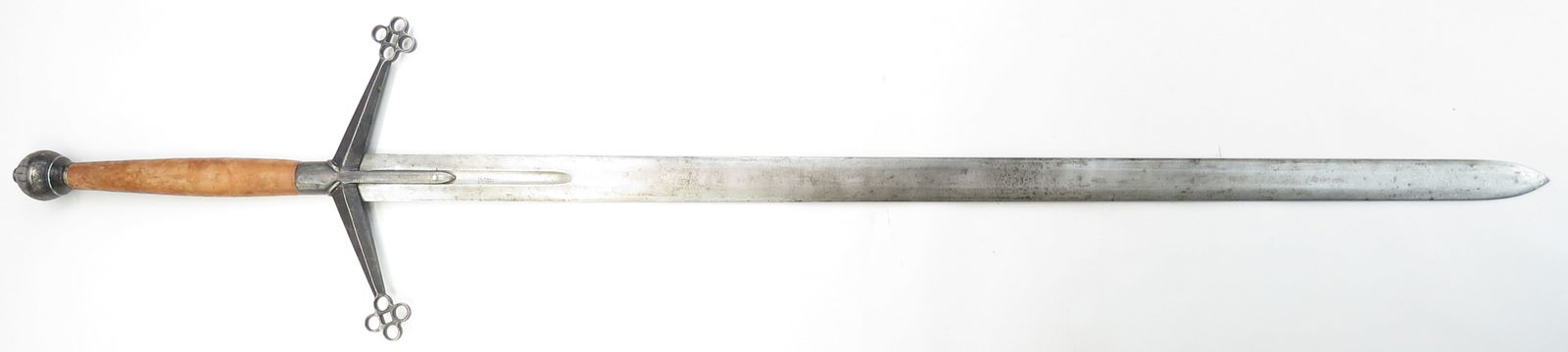 A Replica Scottish Claymore Broadsword Auction