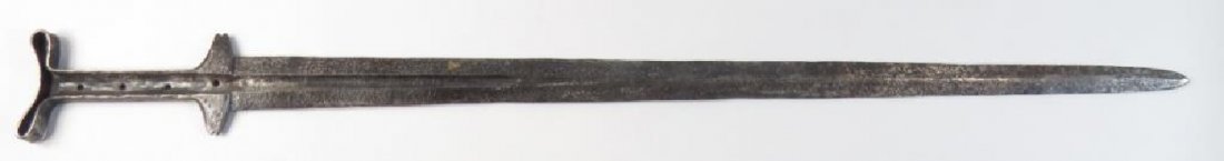 AN IMPORTANT MEDIEVAL BASELARD SWORD