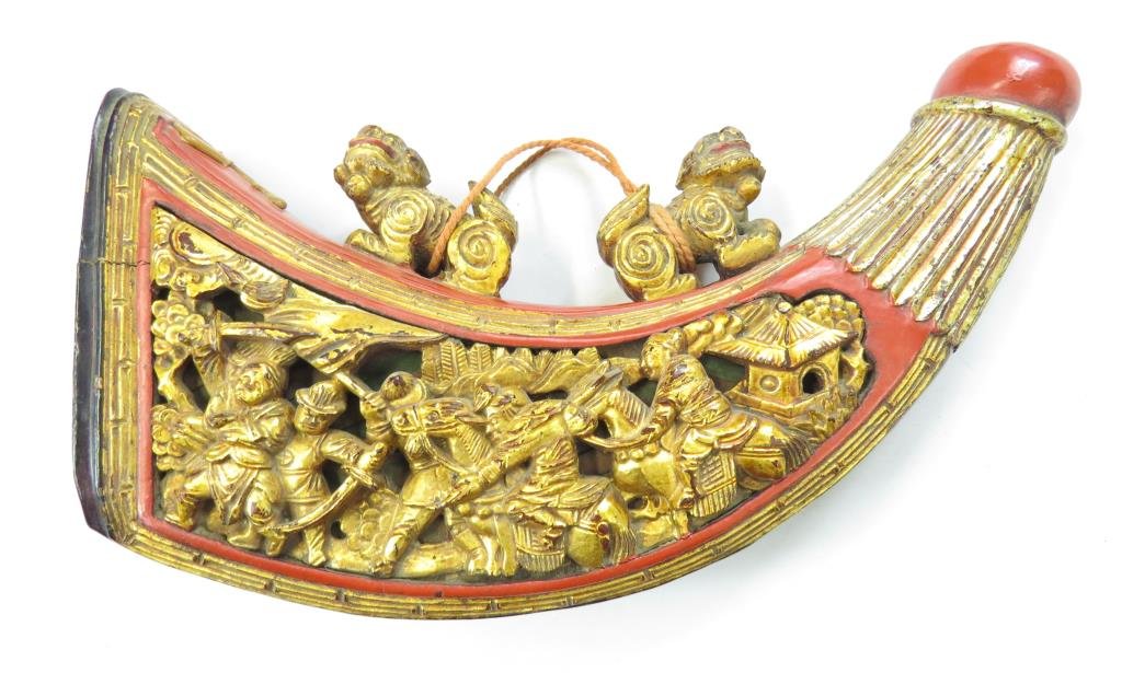 A RARE QING DYNASTY CHINESE POWDERHORN