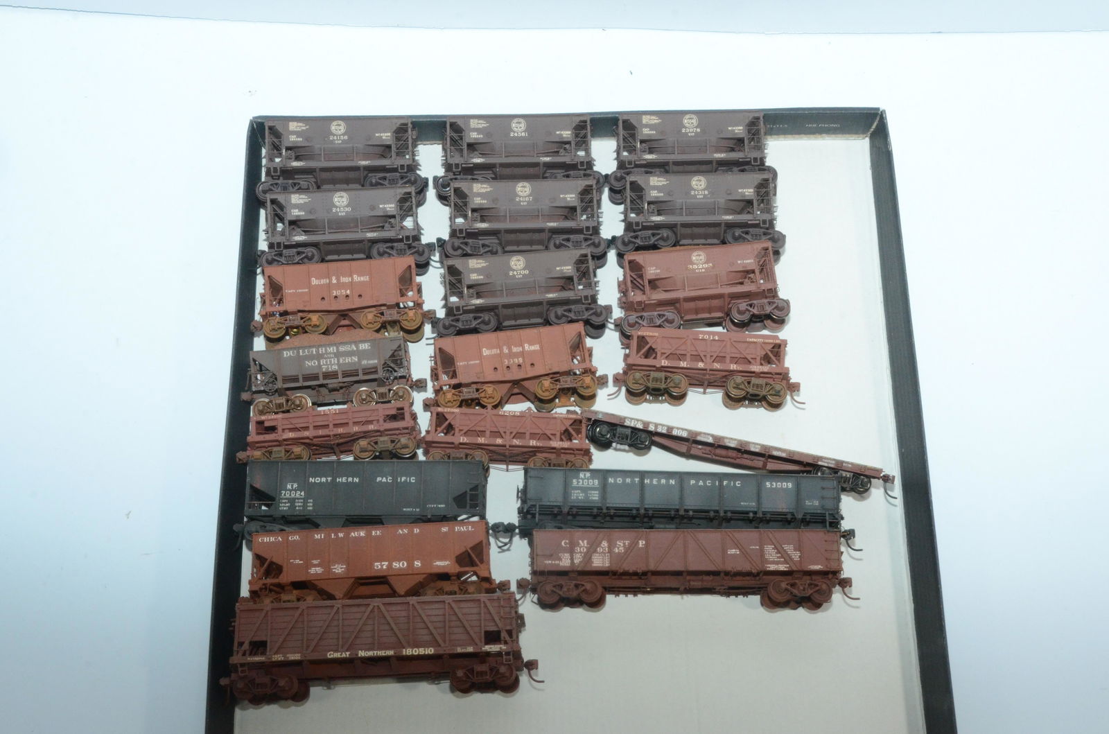 20 Ho Scale Vintage Ore, Gondola, Flat, And Hopper Cars Auction