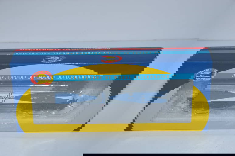 Boston And Maine Rr Athearn F7a Dc Diesel Locomotive #4225 Ho Scale