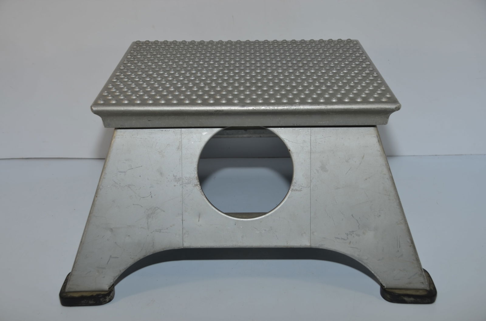 Full Size Unmarked Railroad Step Box Auction