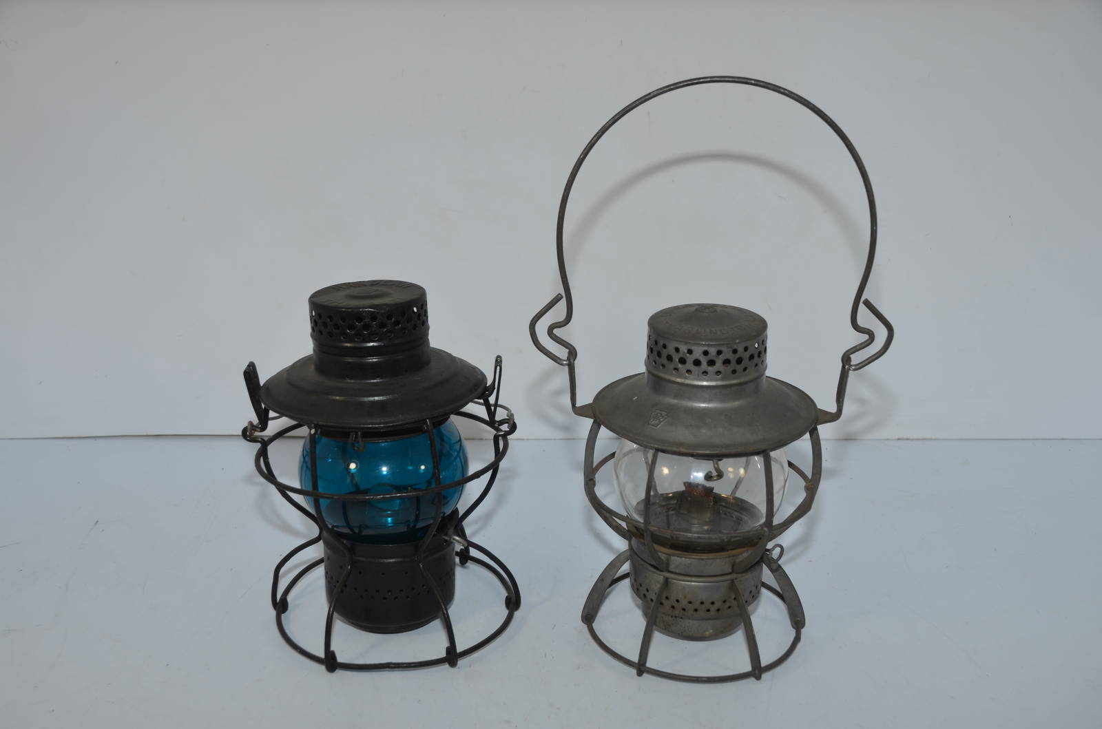 Pair Of Pennsylvania Railroad Handlan And Dressel Switchmans Lanterns Auction