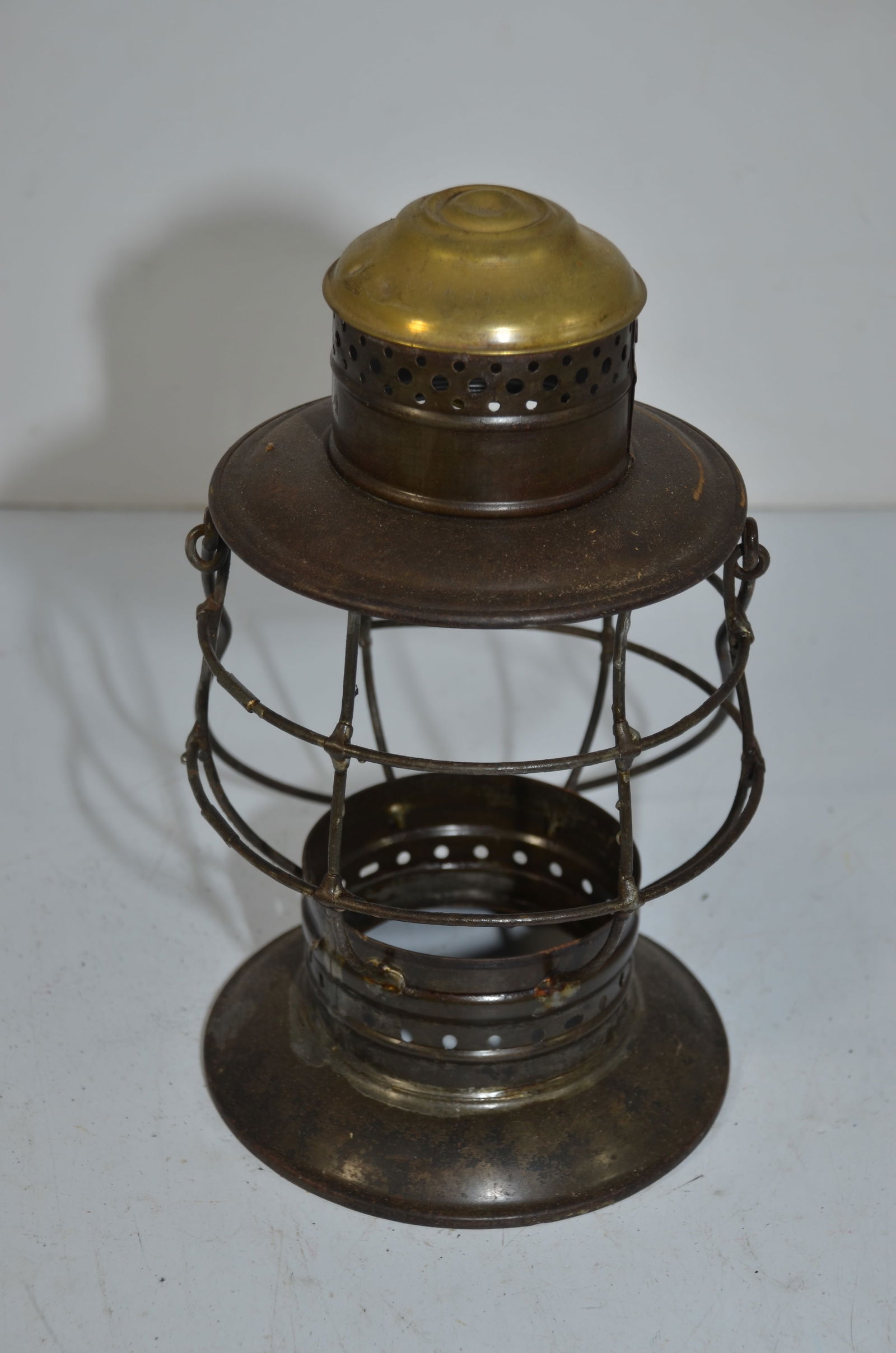 Rr Signal Lamp & Lantern Co #39 Double Guard Brass Top Rr Lantern Auction