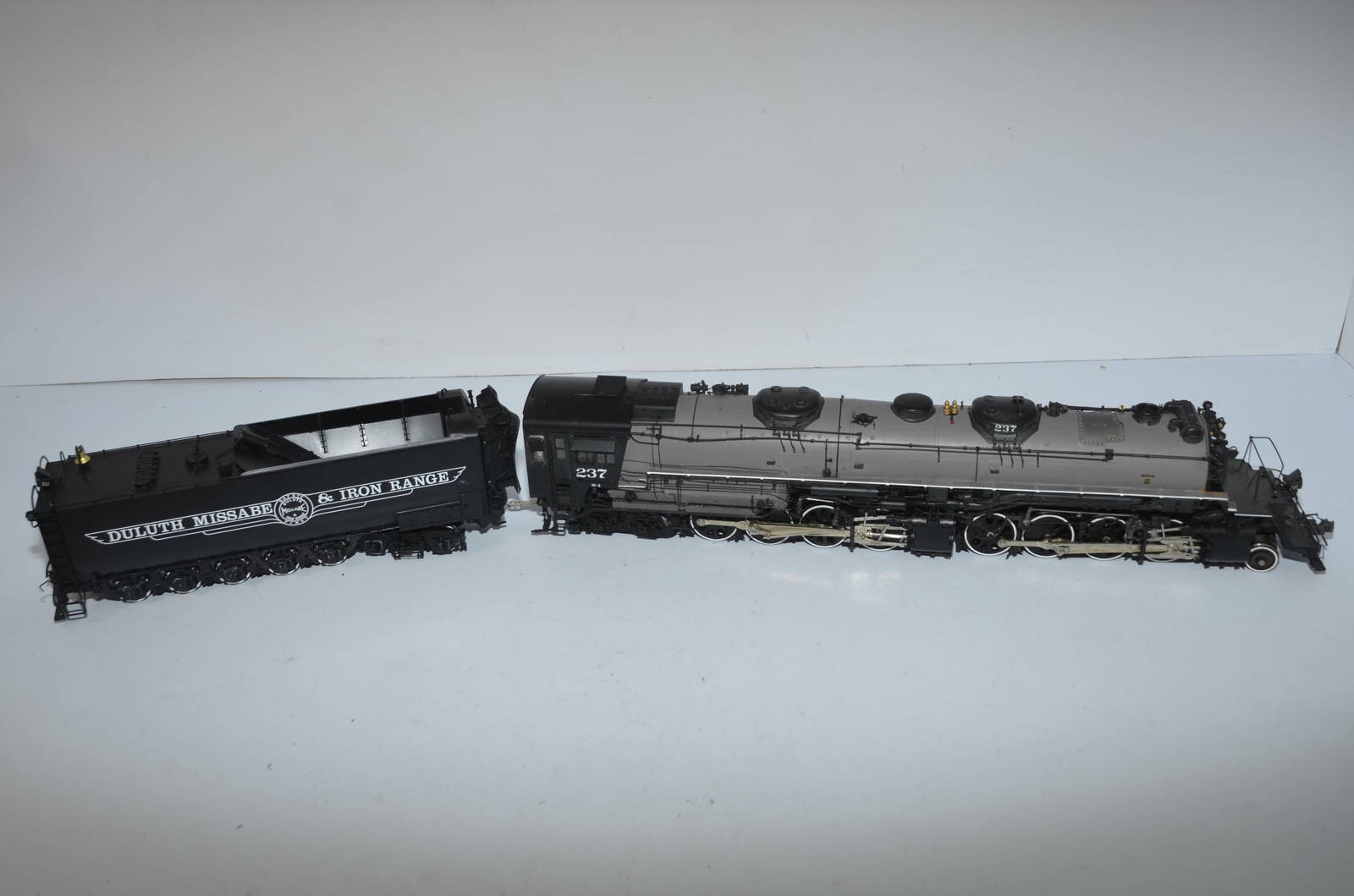 Model Trains for Sale in Online Auctions
