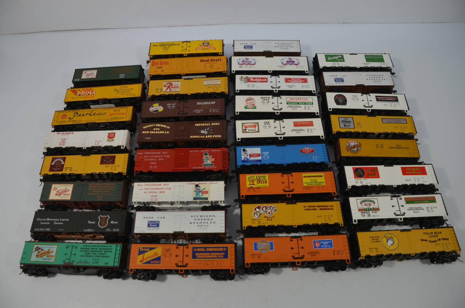 34 Mixed 40 Foot Beer Cars-ho Scale Auction