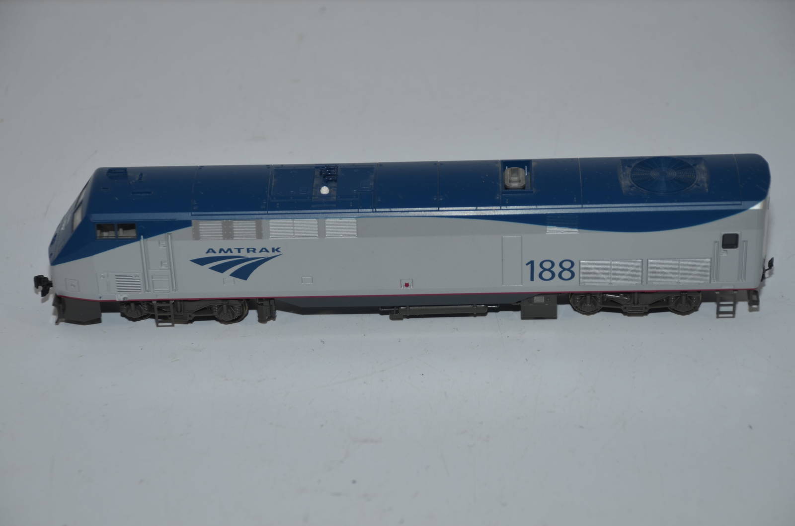 Amtrak P42 Phase Vb Diesel Locomotive #188 Dcc/sound-kato Auction