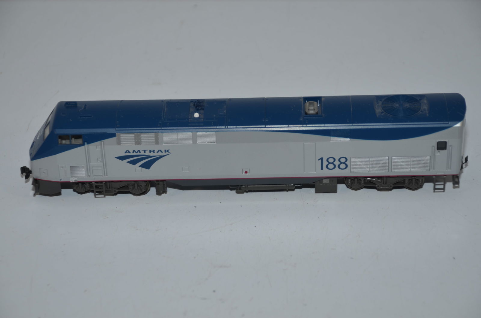 Amtrak P42 Phase Vb Diesel Locomotive #188 Dcc/sound-kato Auction