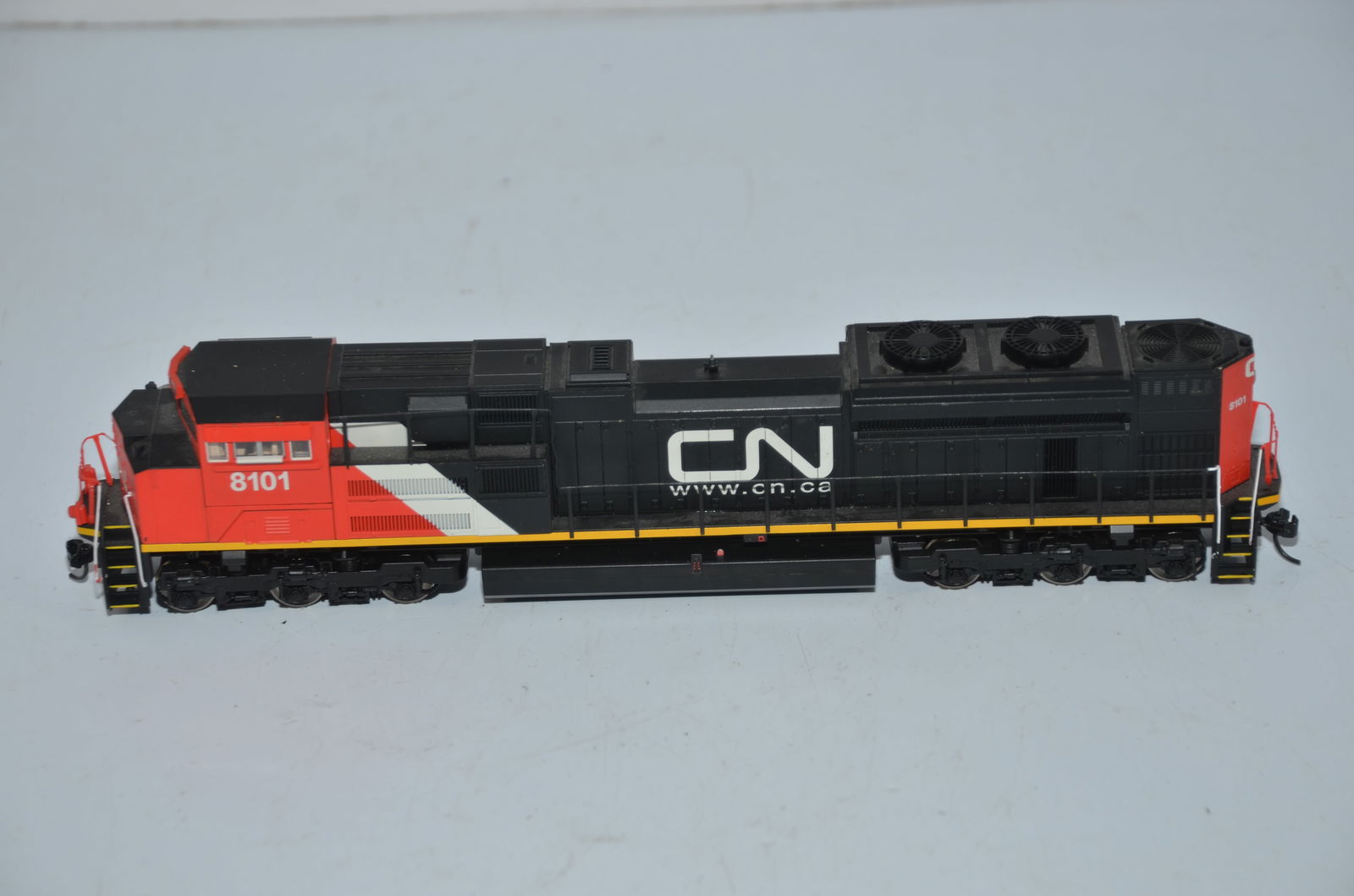 Canadian National Rr Sd70ace Diesel Locomotive #8101 Dcc/sound-walthers ...