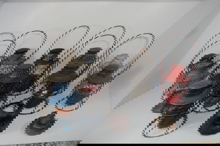 Ten Unmarked Railroad Lanterns And Other Lanterns/parts