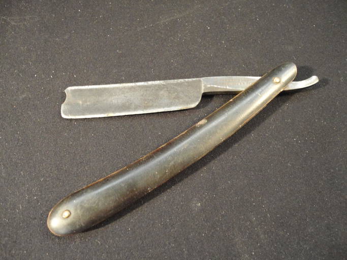 Antique Joseph Elliots Best Silver Steel Barbers Notch Straight Razor.