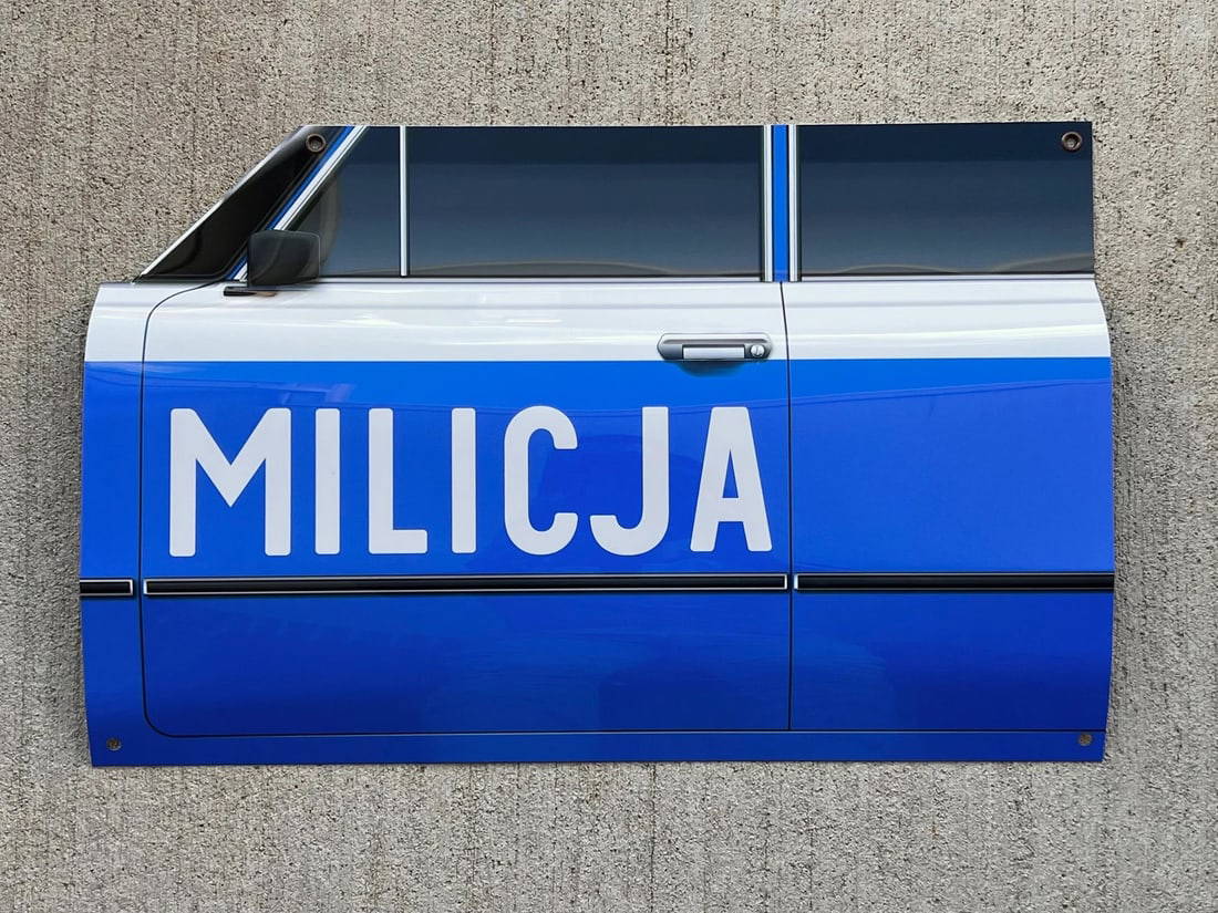 Milicja Aluminum Garage Display Auction