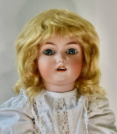 Simon And Halbig 1078, 20 Inch Tall