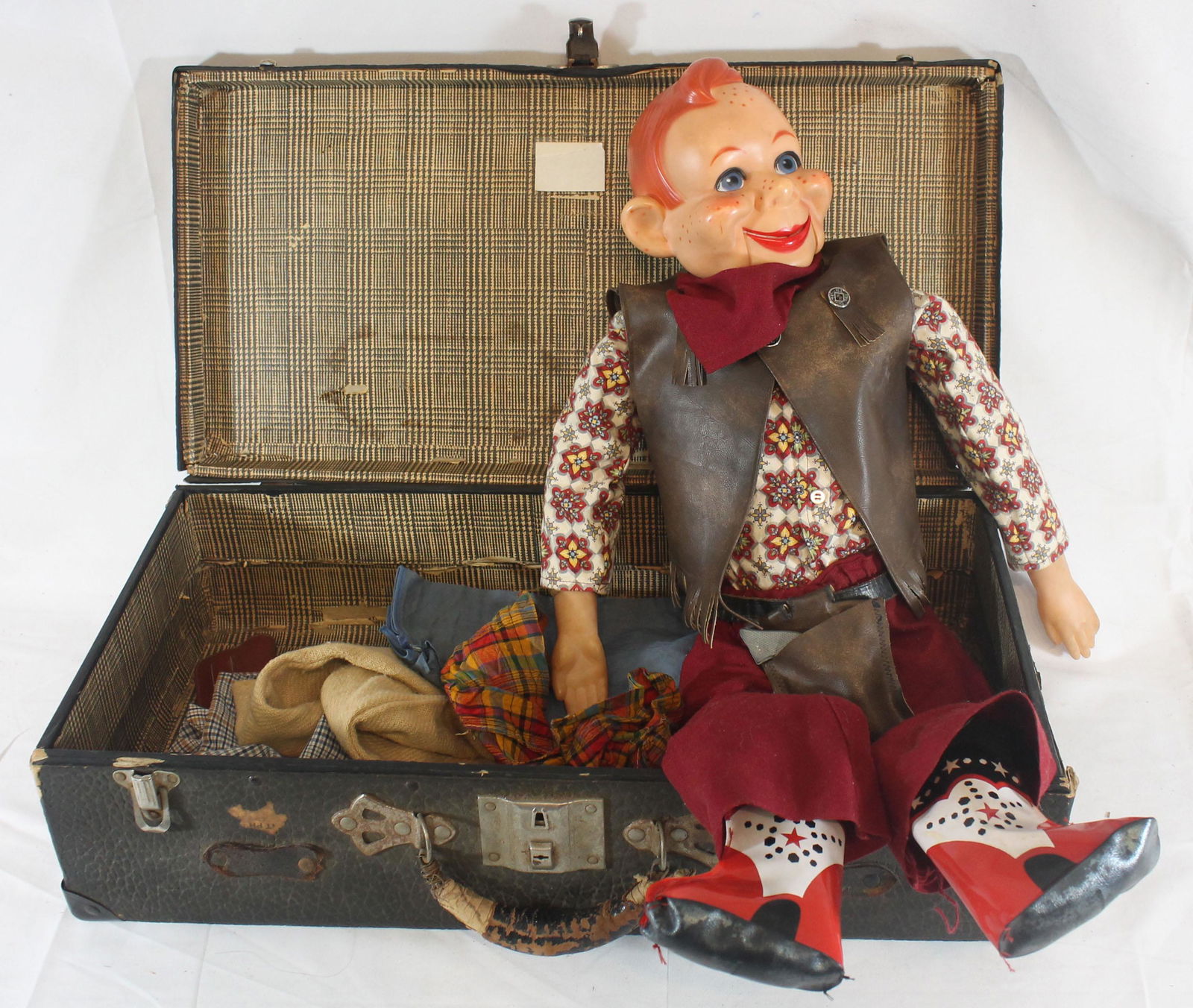 Vintage Howdy Doody puppet in suitcase w extra clothes (#0038) on Aug ...