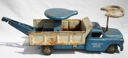 Structo Ride 'em Wrecker In Blue & White 20" Lon