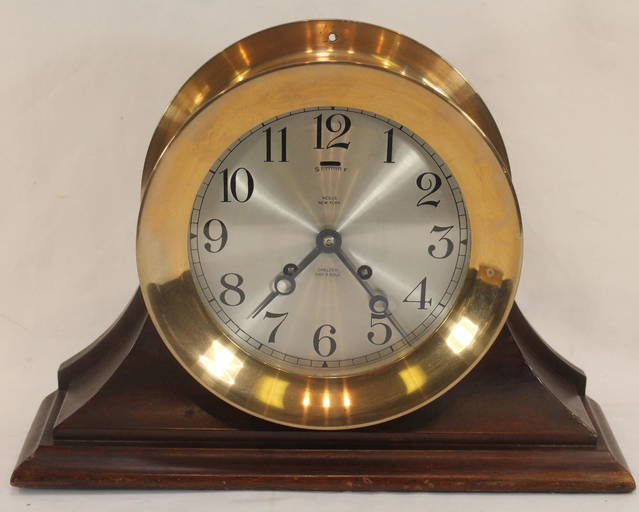 Chelsea Clock Co brass ship's clock in mahog stand - 10" tall x 14 ...