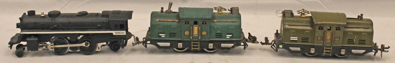 Lionel Train Lot Incl Engine #8904 - 9 3/4" Long & 2 Cars #252 - 7 1/2 ...