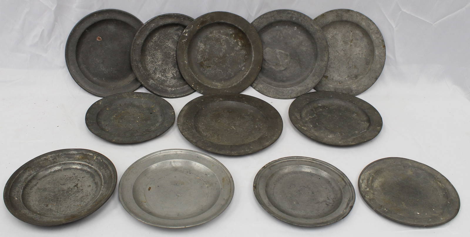 Lot Of 12 Antique Pewter Plates - Approx 8"-9 1/2" Diam Auction