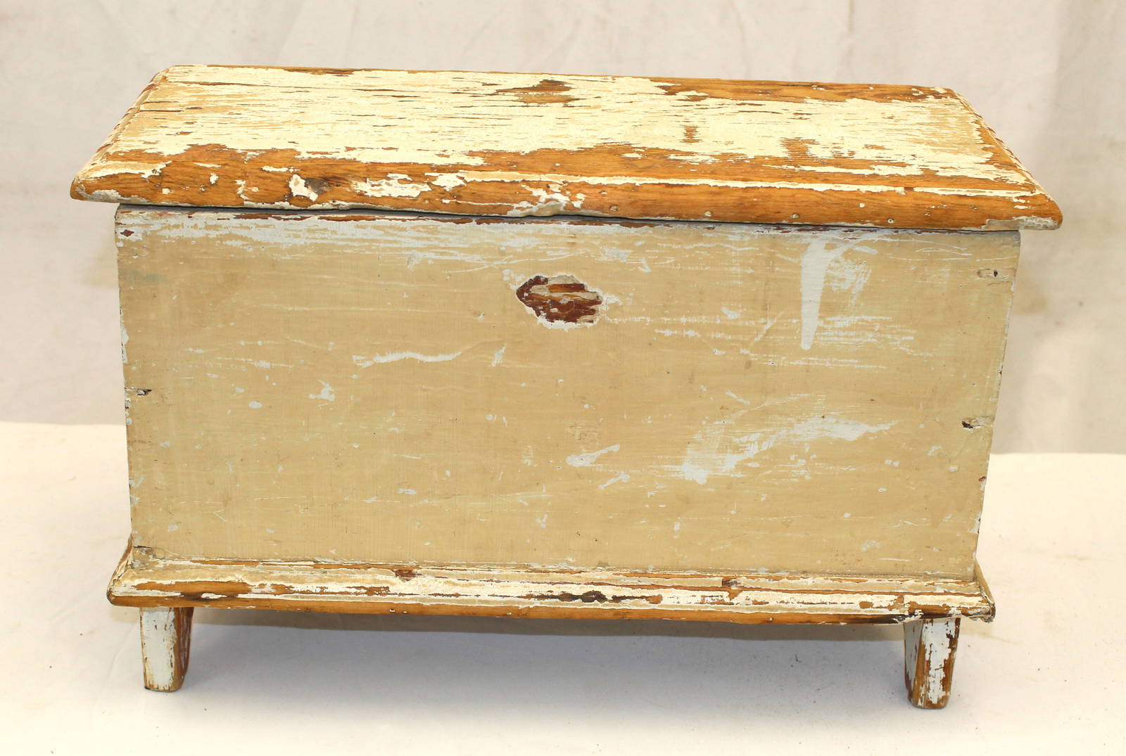 Small Antique Lift Top Box In White Paint - 12" Tall X 19" X 10" Auction