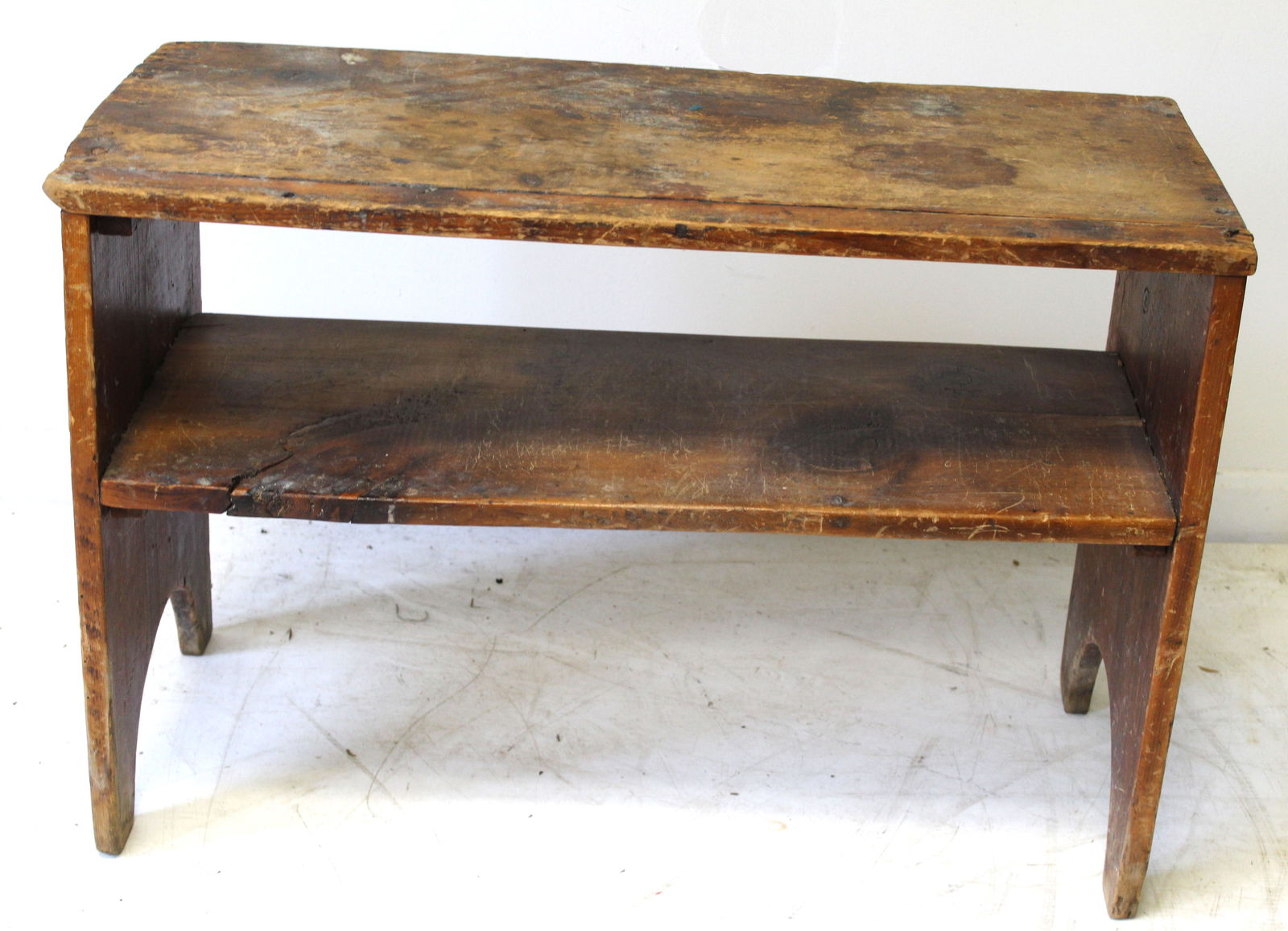 Country Primitive Bucket Bench W 1/2 Moon Cut Out Sides - 21" Tall X 31 ...