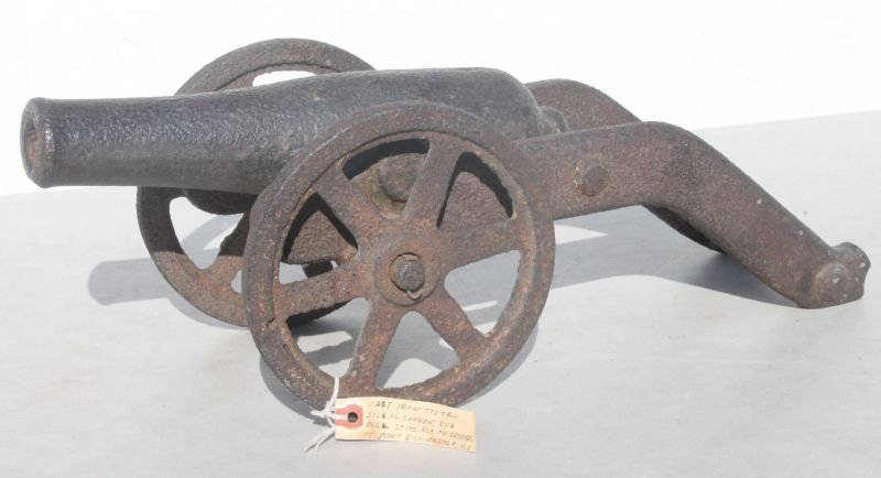 Outstanding Early Cast Iron Small Signal Cannon W Old L