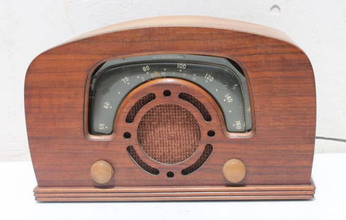 Zenith Table Top Radio