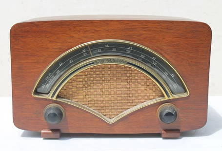 Zenith Table Top Radio