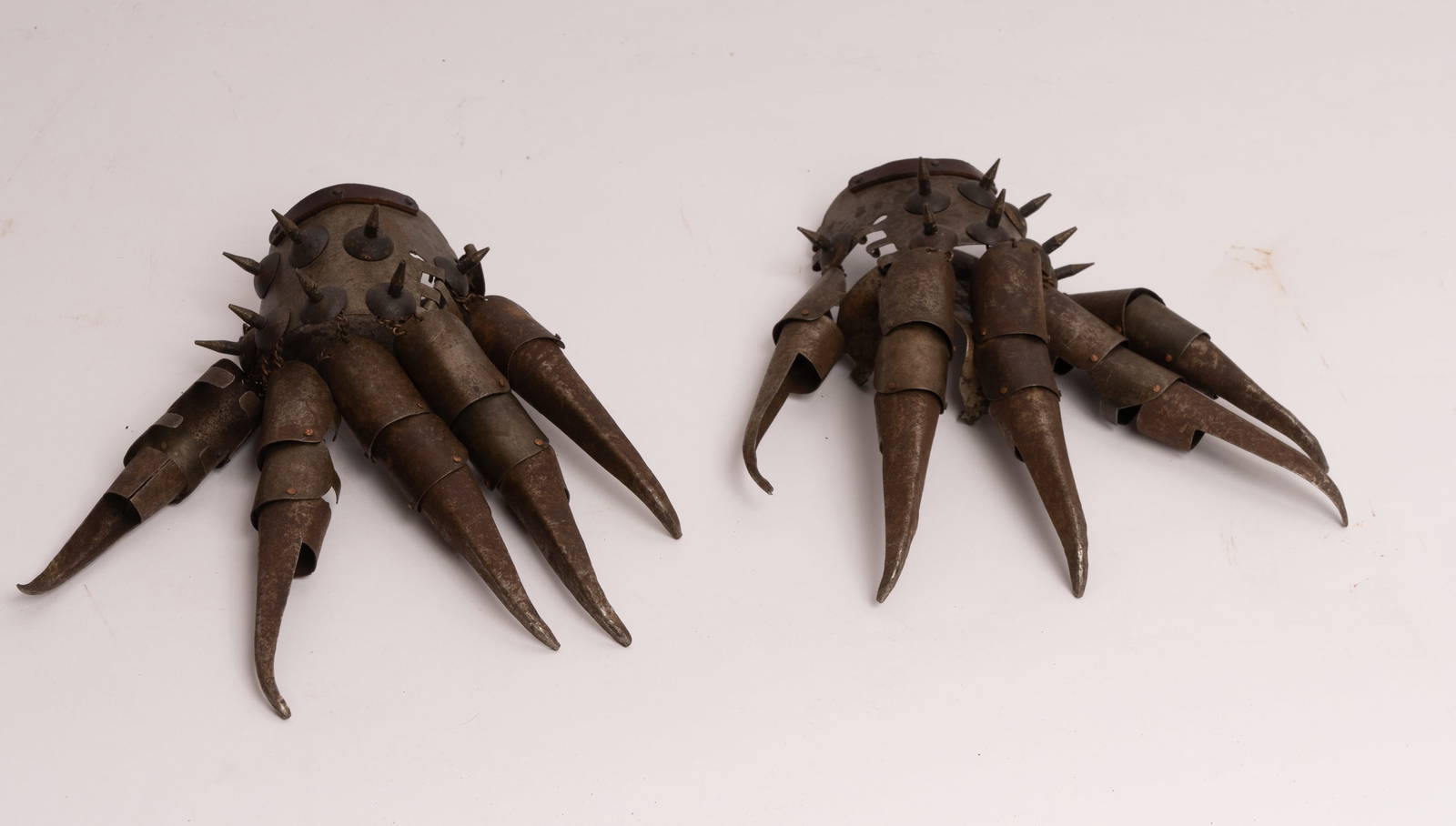 Antique Hand Tiger Claw Guards With Spikes. Auction