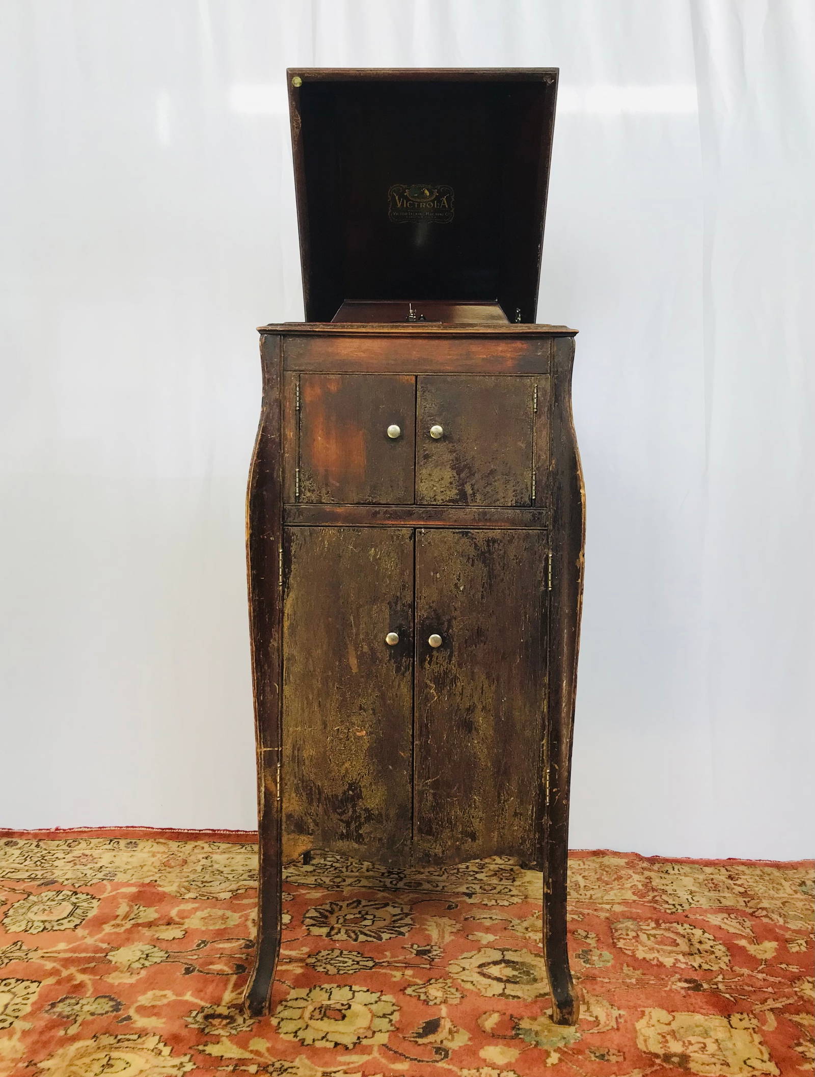 An Vintage Victor Talking Machine Co. Victrola Phonograph Record Player ...