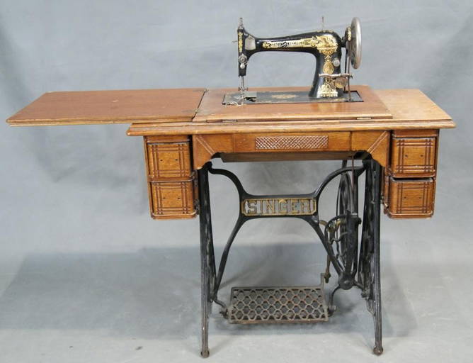 Antique Singer Sewing Machine Ca 1890's