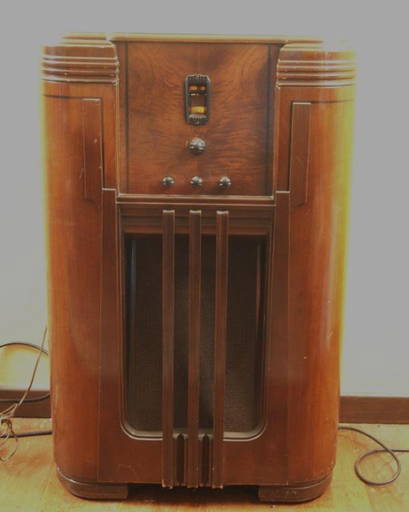 Philco Floor Model 30's Radio Model 116