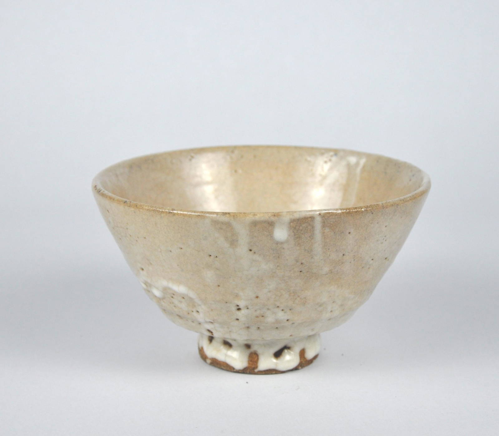 A Japanese Hagi Ware Pottery Bowl, Edo Period Auction