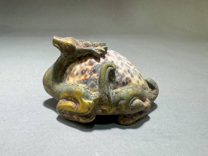 Han Scholar Gilt Bronze Shell Paper Wait In Shape A Lying Down Deer