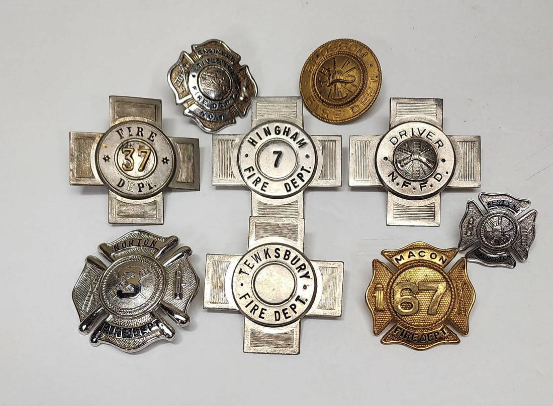Lot Of 9 Fire Department Badges Auction