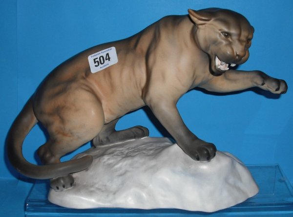 504L: Beswick Brown Puma On Rock 1702 Matt, Height 22cm