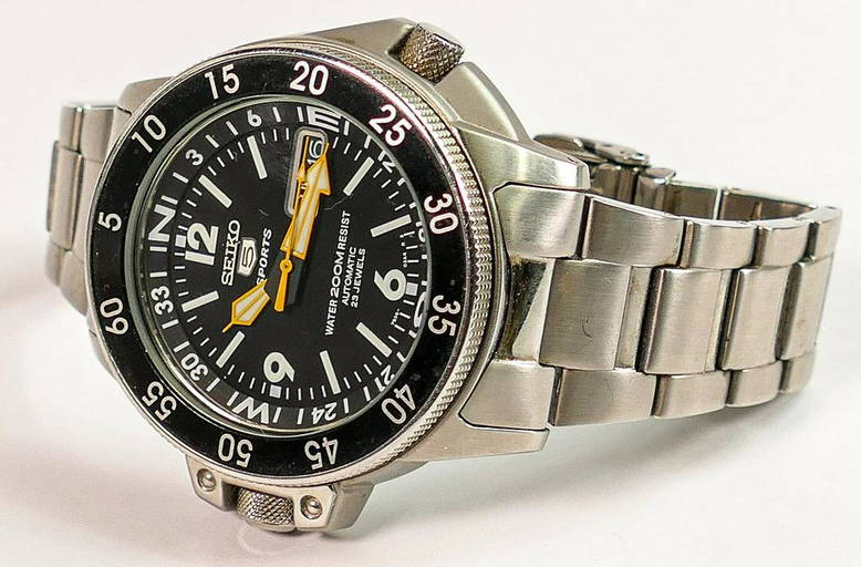 seiko-divers-day-date-watch-5-sports-automatic-winds-ticks-sets-and