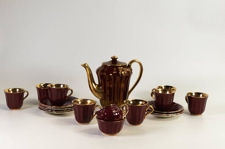Wade Burgundy And Gilded Coffee Set To Include 8 Cups & Saucers, Coffee ...