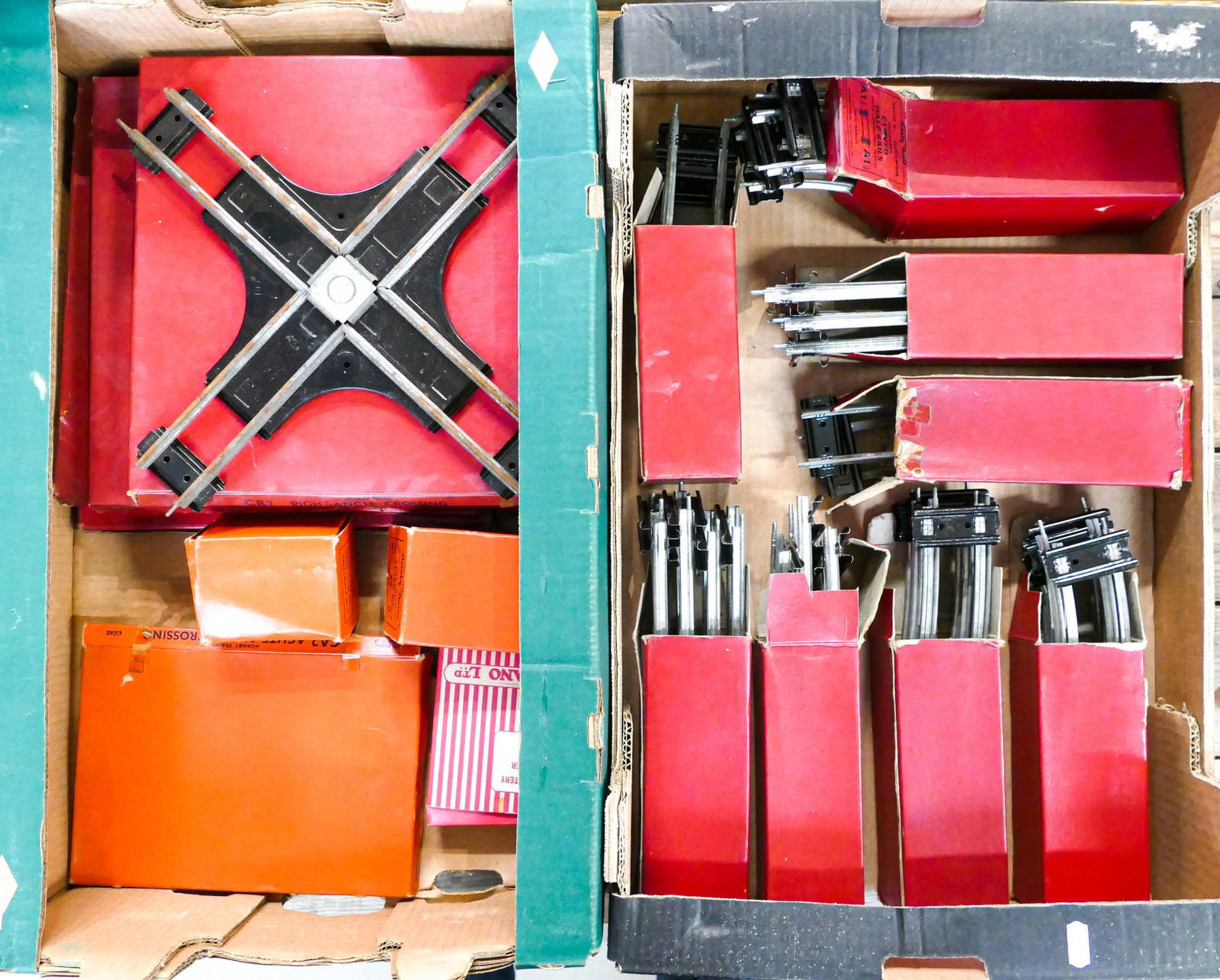 A Large Collection Of Hornby Trains O Gauge Track & Quarter Rails (2 ...