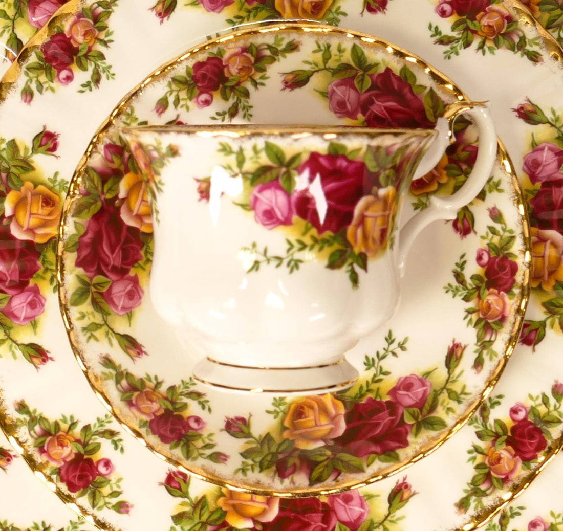 A Large Collection Of Royal Albert Old Country Roses Pattern Tea ...