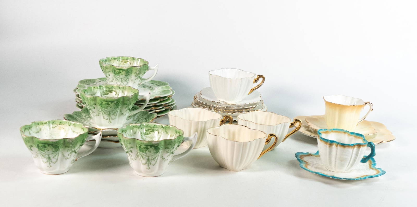 Wileman & Co Part Tea Set, Snowdrop Shape 9334 To Include 4 Cups ...