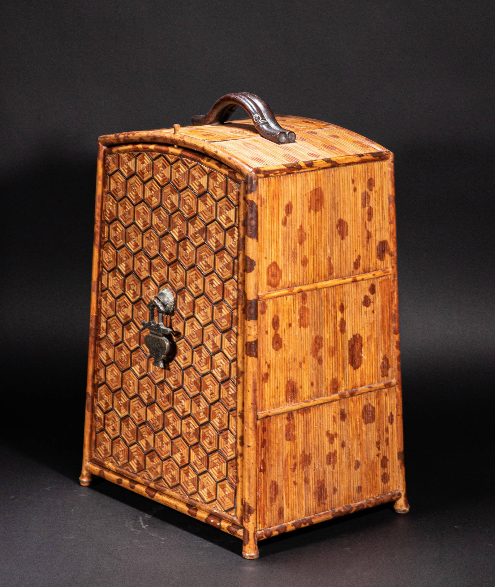 Xiang Fei Bamboo Tea Shed In Qing Dynasty Auction