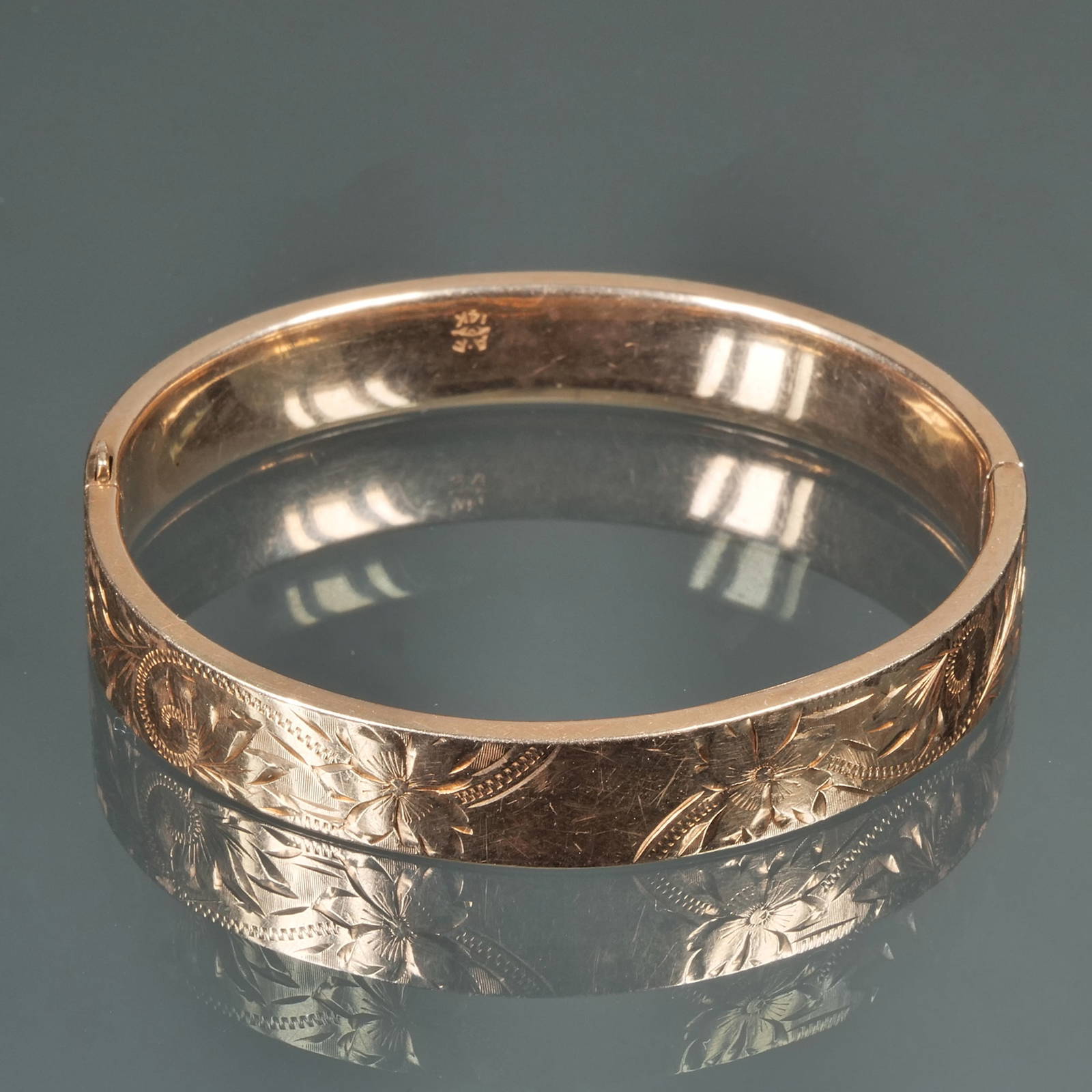 Victorian 14k Gold Hinged Hard Bracelet Auction