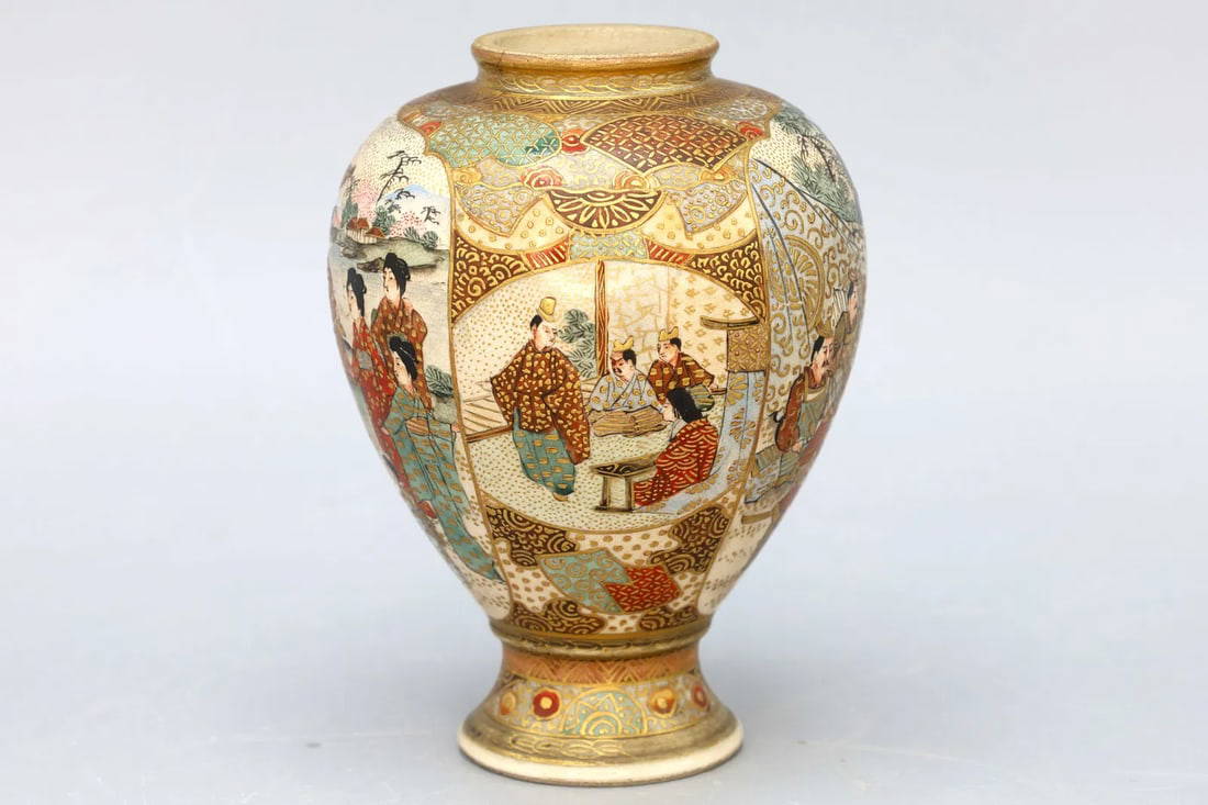 Imperial Court Of Tokugawa Shogun And Court Ladies, Satsuma Floral Vase ...