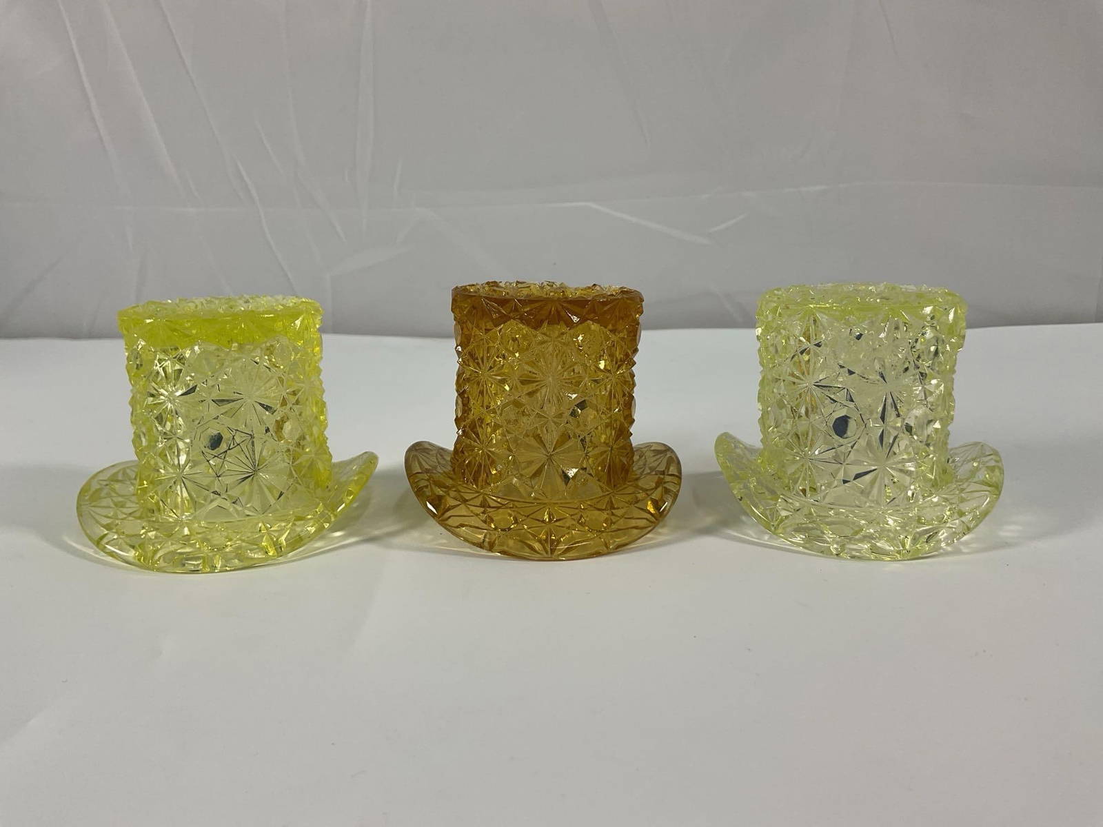 3 Vintage Daisy & Button Glass Top Hats Auction