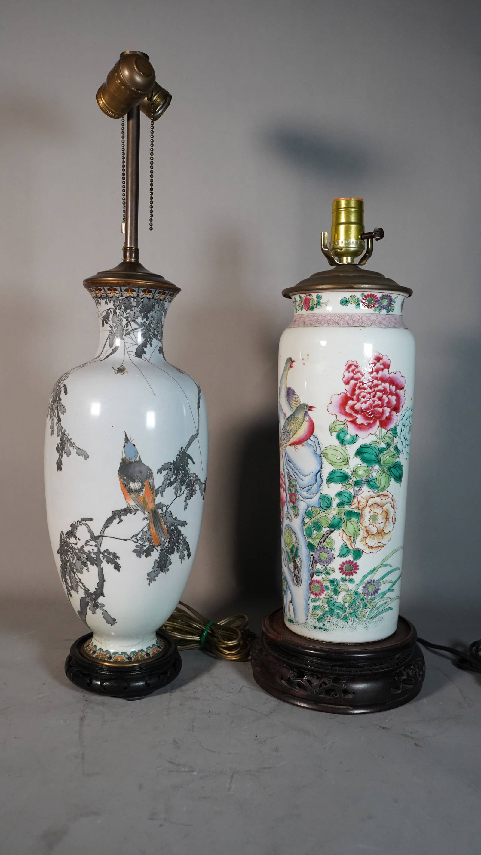 Two Vintage Oriental Hand-painted Porcelain Lamps On Wooden Stand Auction