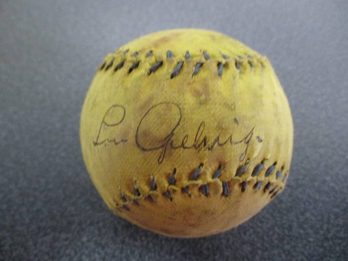 Rare Lou Gehrig Signed Baseball With Certificate Of Authenticity