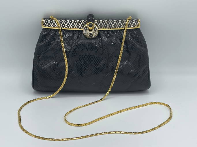 Finesse La Model Python Purse