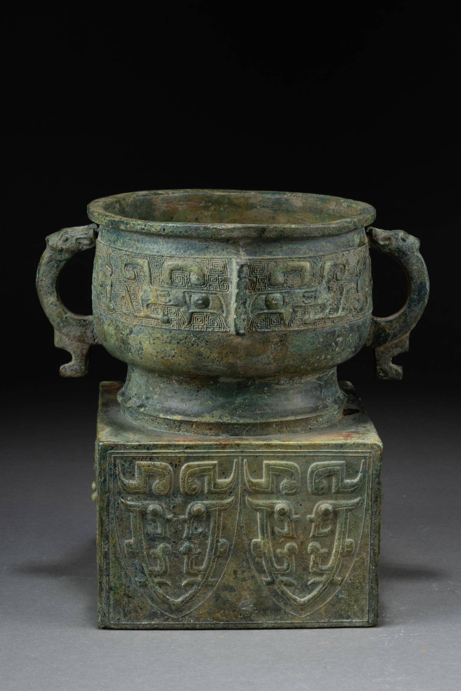 Bronze Gui With Beast Face In The Western Zhou Dynasty Auction